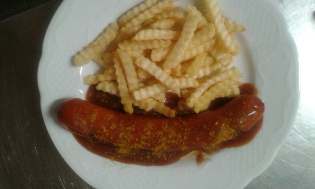 curry_wurst-mit-pommes – Tennisclub Rot-Weiss Büsum e.V.